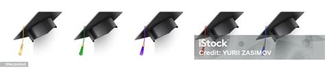 벡터 현실적인 박격포 모자 세트 여러 가지 색의 술이있는 학생의 졸업 모자 대학 졸업시 검은 모자 학술 교육의 상징 대학 머리 장식 학사모에 대한 스톡 벡터 아트 및 기타