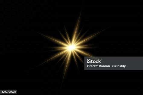 투명한 배경에 밝은 황금 빛 태양입니다 플래시 태양 광선 빛의 효과 골드 스타 개체 그룹에 대한 스톡 벡터 아트 및 기타 이미지 개체 그룹 광선 광학 기기 Istock