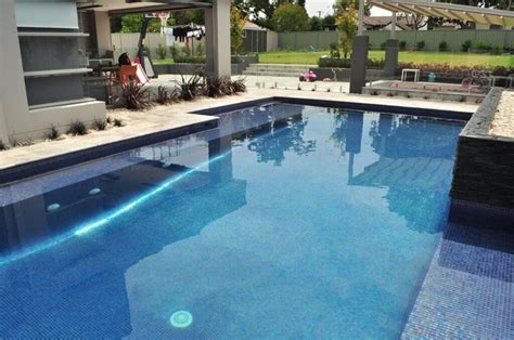 Ezarri Iris Collection Perla Stone Collective