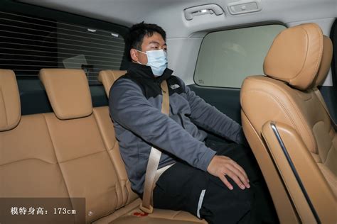 【传祺e8新能源2 0l 150km Max第三排空间体验图片 汽车图片大全】 易车