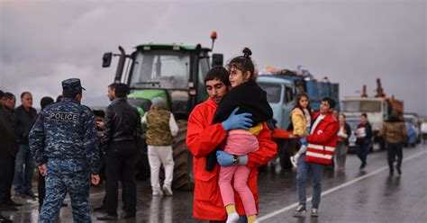 Más De 13000 Armenios Desplazados De Nagorno Karabaj Ya Han Llegado A