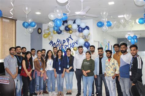 Komal Thakur On Linkedin Femalepreferred Job Qualification Btech Bca Mca Mba Experience