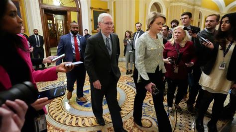 Top Republican Mitch Mcconnell Stepping Down After Freezing Mid