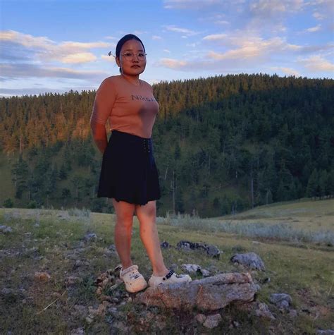 Заримдаа бид чамд биш чи бидэнд хэрэгтэй өдрүүд аав ээжид нь байдаг шүү үр минь Б Бат Энэрэл Ц