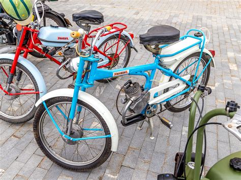 Легкий мопед "Рига-11" - крути педали | Блеск советских галош | Яндекс Дзен