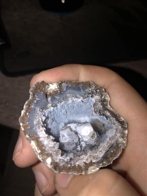 Identifying This Crystal Structure In This Geode R Rockhounds