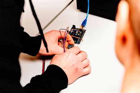 Académica Imparte El Curso Arduino Fundación Carlos Slim