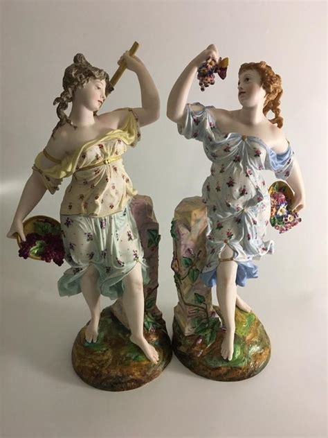 Антикварна порцелянова статуетка скульптура 19вік старовинна фігурка порцеляна бісквіт Vip