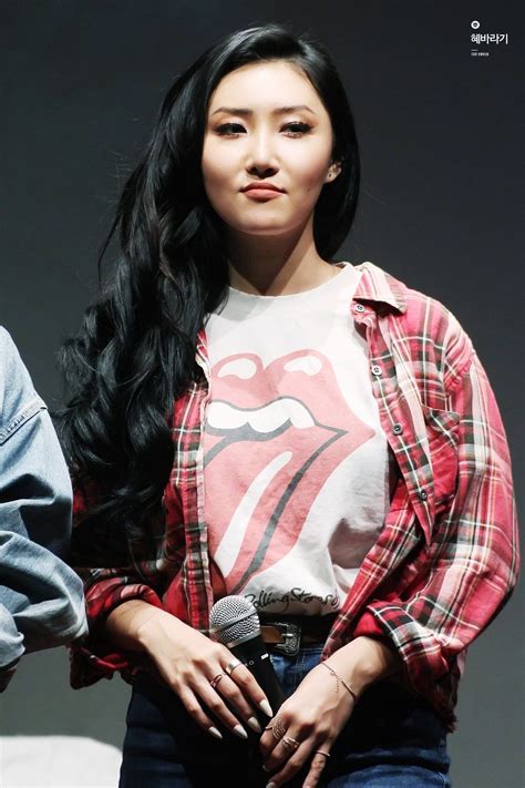 Pin By Lulamulala On Mamamoo Hwasa Mamamoo Hwasa South Korean Girls