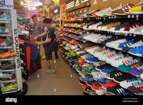 Hong Kong China Kowloon Mong Kok Fa Yuen Street Sneaker Street Stock