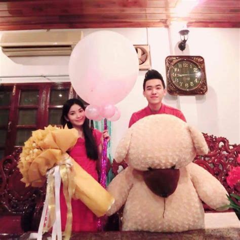 ຄູ່ຮັກ ປະເທດລາວ