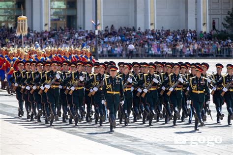 ФОТО Төрийн далбааны өдөрт зориулсан ёслолын жагсаалд 4000 гаруй алба хаагч оролцлоо
