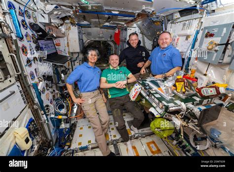 Iss 19 February 2025 Nasas Spacex Crew 9 Members Pose Together For