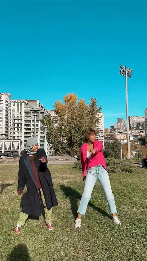 თვითონ თუ არ ახსოვს ეს სახლი მისი როა მე ხო არ შევახსენებ “ რიო გრანდე Facebook