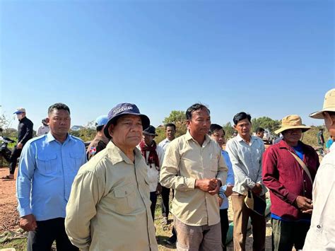 ឯកឧត្តមបណ្ឌិតសភាចារ្យ អ៊ុក រ៉ាប៊ុន ទេសរដ្ឋមន្ត្រី ប្រធានក្រុមប្រឹក្សាស្តារអភិវឌ្ឍន៍វិស័យកសិកម្ម