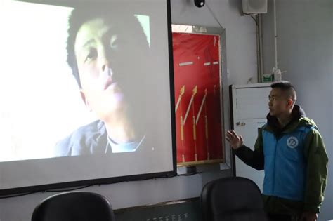 校区青年志愿者赴舞凤街道油院路社区开展防艾电影进社区活动 西南石油大学 南充校区