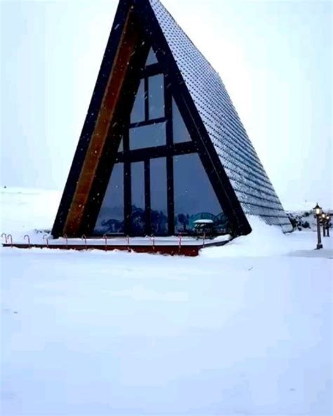 Србија 🇷🇸🏞️🌍 Човек који је нашао земне остатке Цара Душана Аутор Balkantriptv 🎥 Instagram