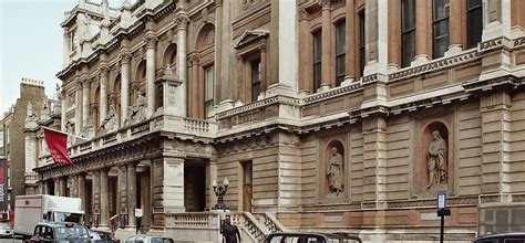 英国皇家艺术学院费用是多少 晨晟留学之家