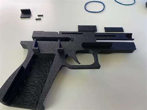 Glock 19 Gen 5 V2 Com Ferrolho Modelo Gratuito Para Impressão 3d