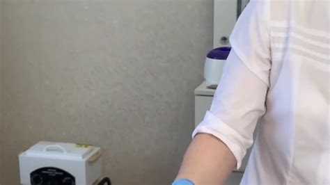 A Man Came Unexpectedly During Waxing Almost Got On The Master S Robe Free Sex Video Redtube