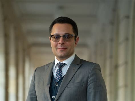 Фирмите могат да кандидатстват за изграждане на ВЕИ и батерии за локално съхранение на енергия