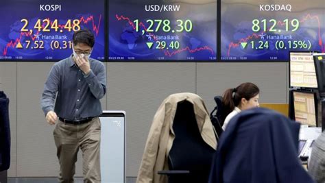 약보합 출발한 코스피외인·기관 동반 매도 아시아경제