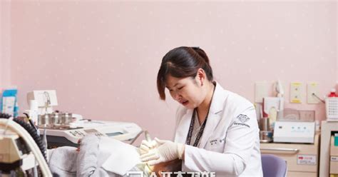 어린이 4명 중 1명 치아관리 잘 못한다 통증 느끼면 이미 치료 시기 놓쳐 3~6개월마다 정기 검진 필수