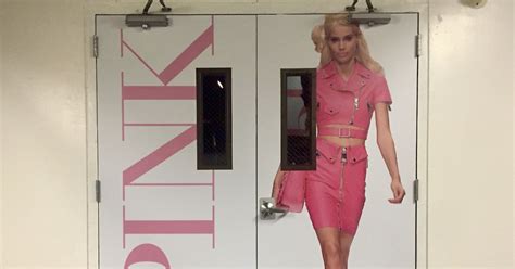 [박진배의 공간과 스타일] [157] 핑크색 물결