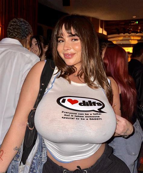 🍈 R 2busty2hide