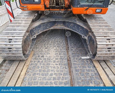 Front View Of Excavator Tracked Chassis Stock Image Image Of Beams