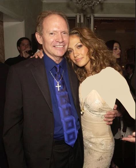 استایل خفن پدر کم سن و سال و اسپانیایی جنیفر لوپز این عکس را ندیده اید