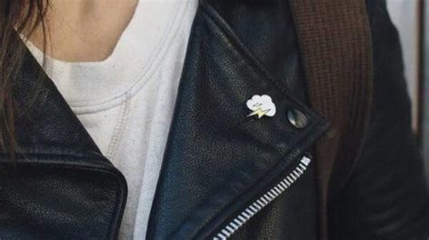 How To Wear Enamel Pins ⋆ Sienna Pacific