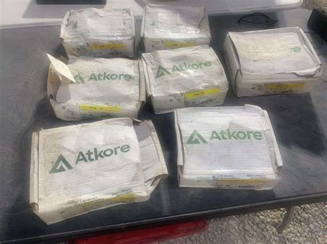 6 Ctn Atkore P1026 Eg 2 Hole 90 Degree Angle 1 P1008 Eg Hiatt Auction Llc