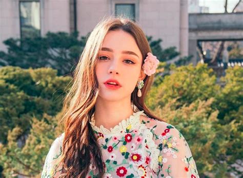Dasha Taran Selebgram Rusia Yang Cantik Menawan