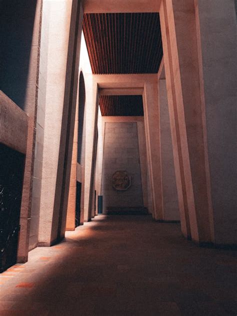 건축 건축 설계 경외심을 불러일으키는 고요한 교회 그랜드 기념물 기둥 대칭의 돌 돌로 만든 물건 랜드마크 몬트리올 문화 유산 미니멀리스트 바실리카