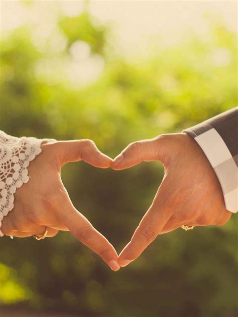 مجموعه 35 عکس قلب با دست برای پروفایل اینستاگرام و واتساپ