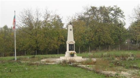 Отдават почит на загиналите във войните във видинско село