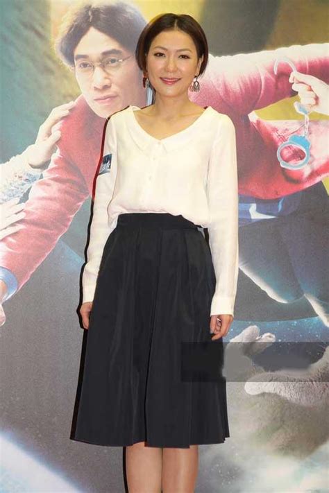 胡定欣白色透視裝曬bra 田蕊妮曬鎖骨陳豪留個性鬍子變大叔 每日頭條