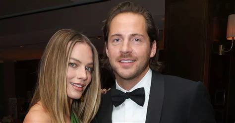 Inside Margot Robbies Romance With Husband Tom Ackerley Soap Start