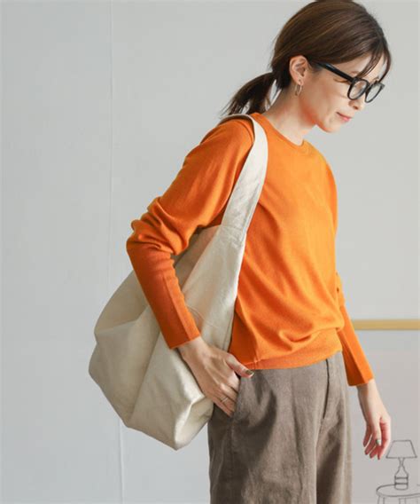 ‟秋の始まり”は何着よう？おしゃれで軽やかな「薄手ニット」特集 Locari（ロカリ）