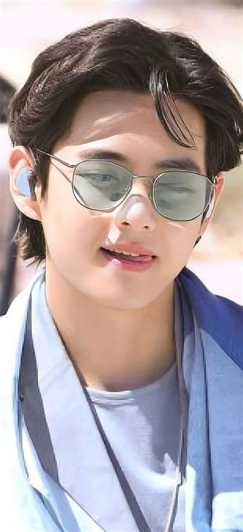 Tae Post Bts V Photos Kim Taehyung Kim Taehyung Wallpaper