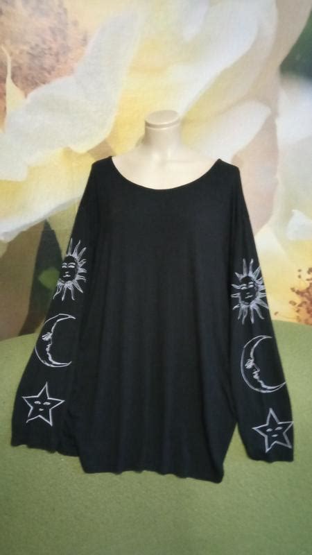 Лонгслів цікаві рукави великий розмір — ціна 80 грн у каталозі Лонгсліви Купити жіночі речі за