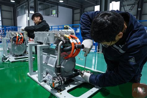 又诞生一项黑科技 能扫大街的扫地机器人在成都下线 四川在线