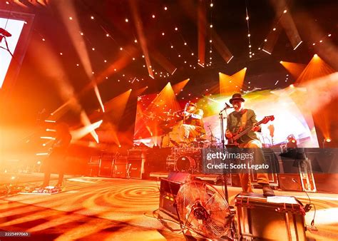 Larry Ler Lalonde John Hoffer Hoffman And Les Claypool Of Primus