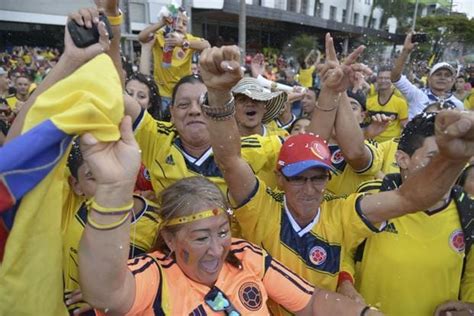 Fans Celebrate Colombias Stunning Return To World Cup