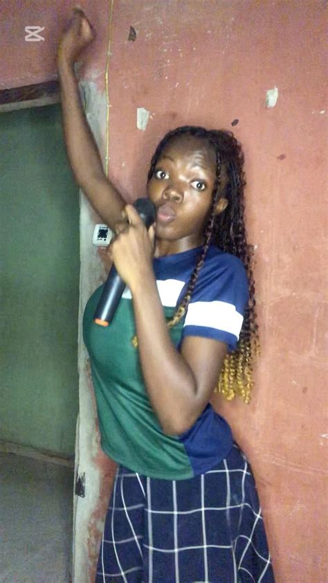 Ana Junju Estou Na Escola 🥹 Instagram