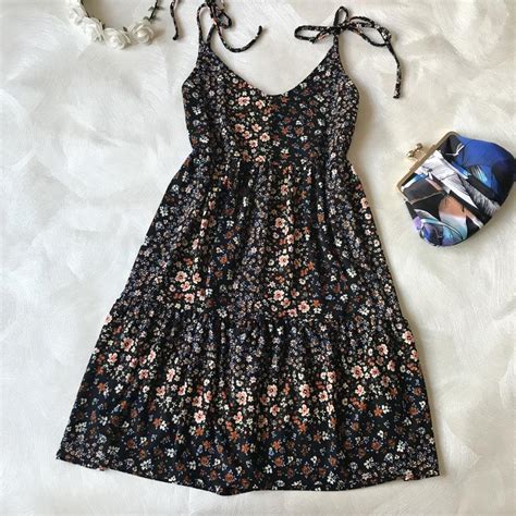 Сукня плаття у квітах вільний крій — ціна 300 грн у каталозі Сукні міді Купити жіночі речі за