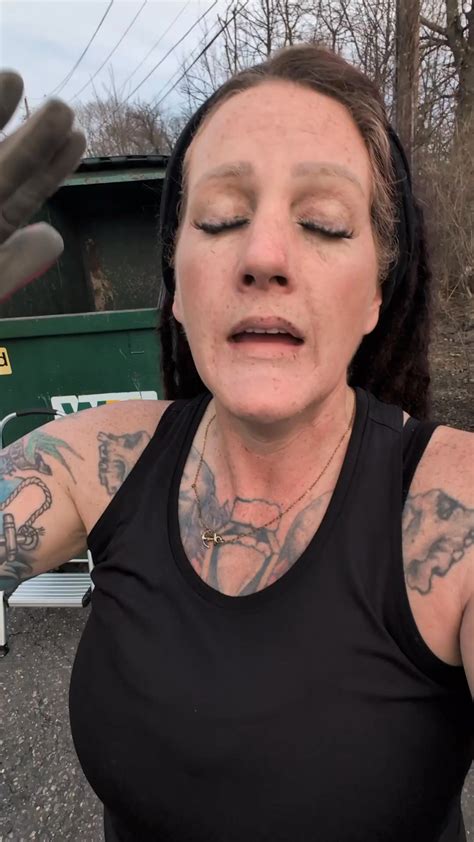 How Bout That 👍 Dumpsterdiver Thrifted Dumpsterdiving Trash Dumpster Dumpster Divi Facebook