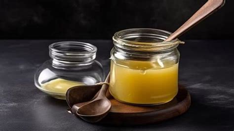 Kitchen Tips स्वयंपाकघरात ठेवलेल्या या गोष्टींना नसते एक्स्पायरी डेट
