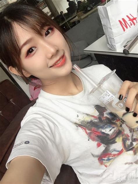 钟婷有整容吗 钟婷xo整容前后对比照片